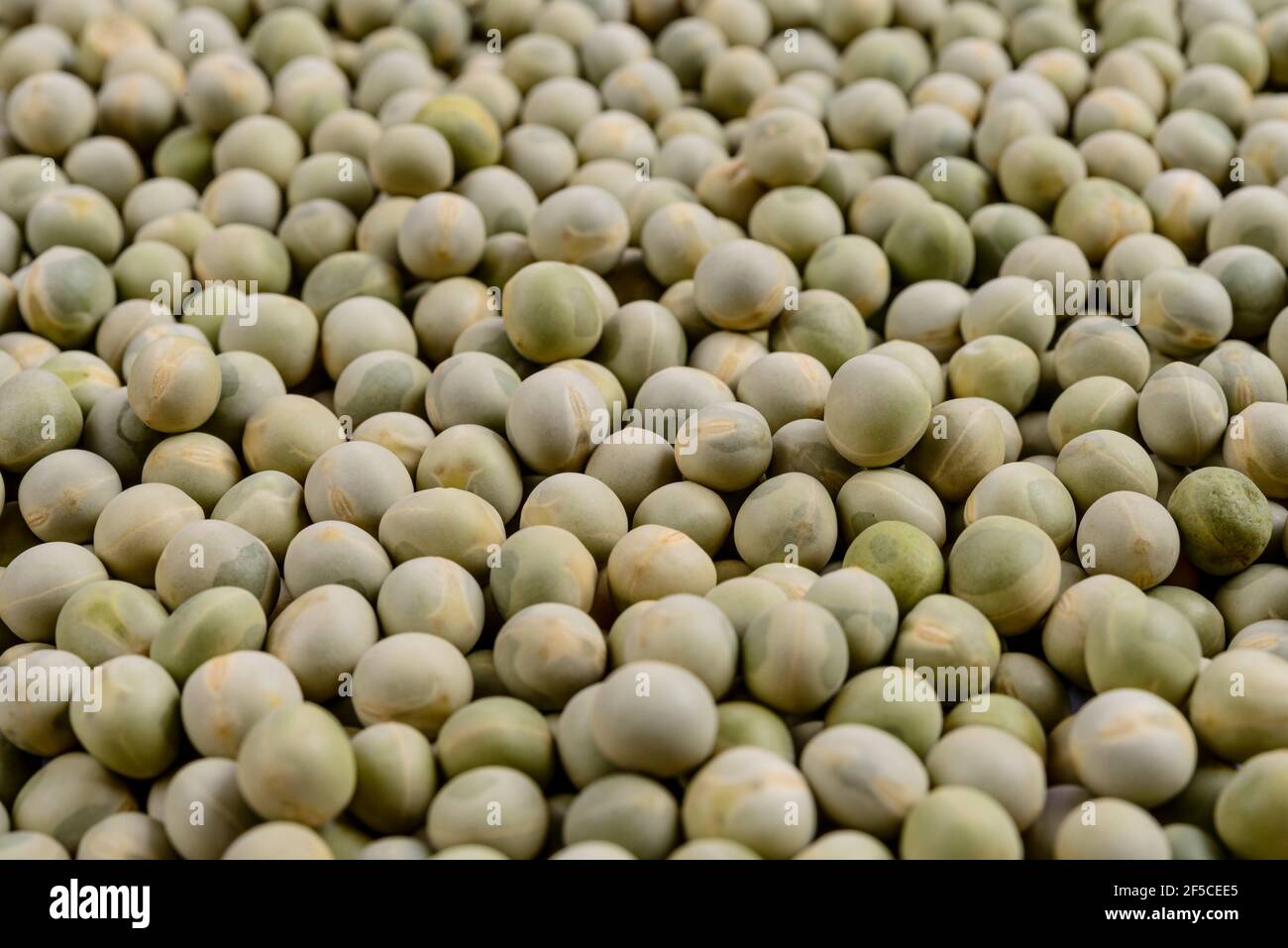 Whole pea hi-res stock photography and images - Alamy