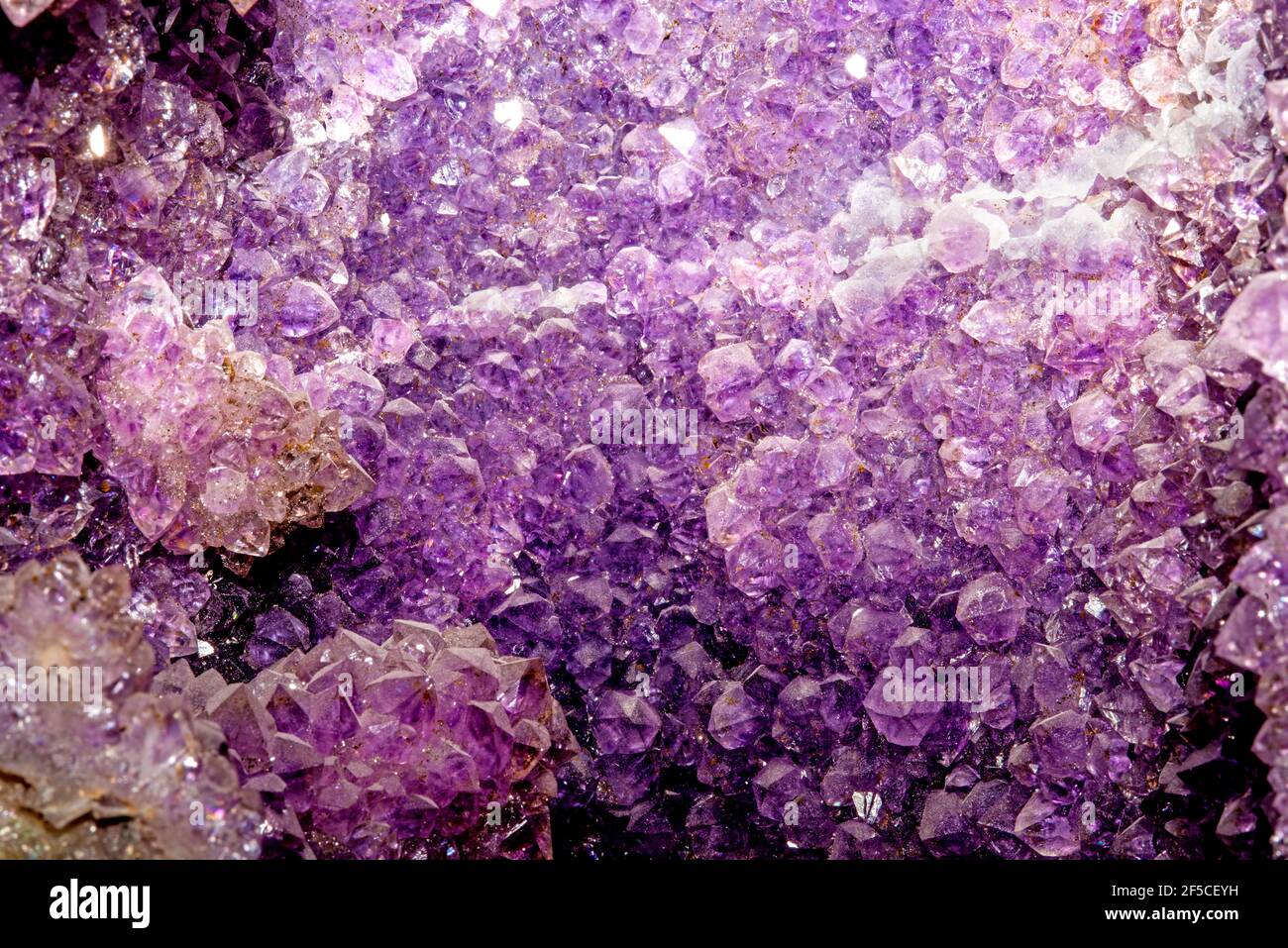 Big amethyst hi-res stock photography and images - Alamy