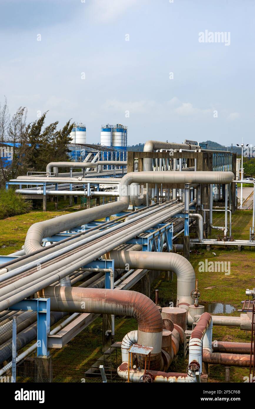 Plant equipment and chimney pipes of large oil refineries Stock Photo ...