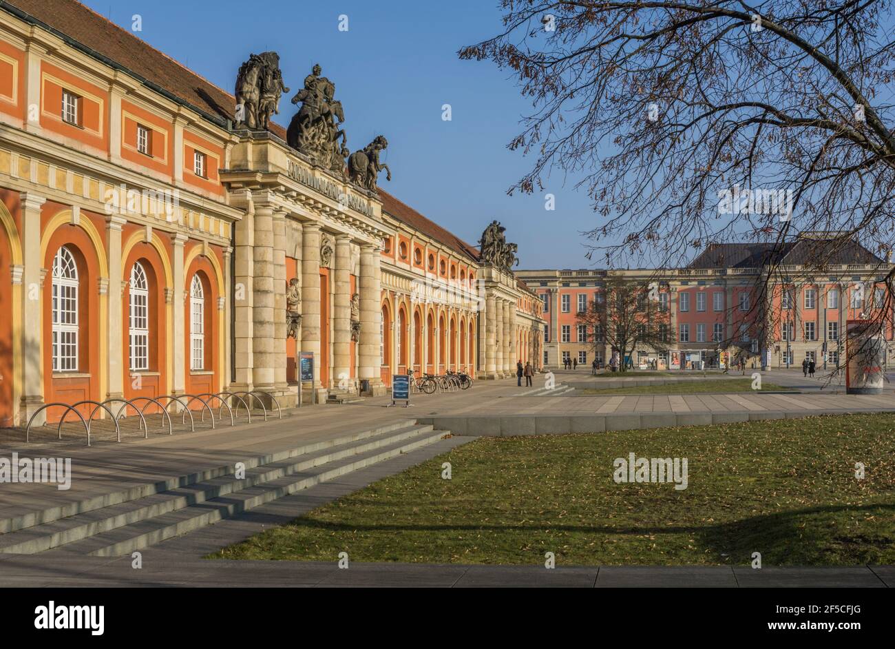 Palace stables hi-res stock photography and images - Alamy