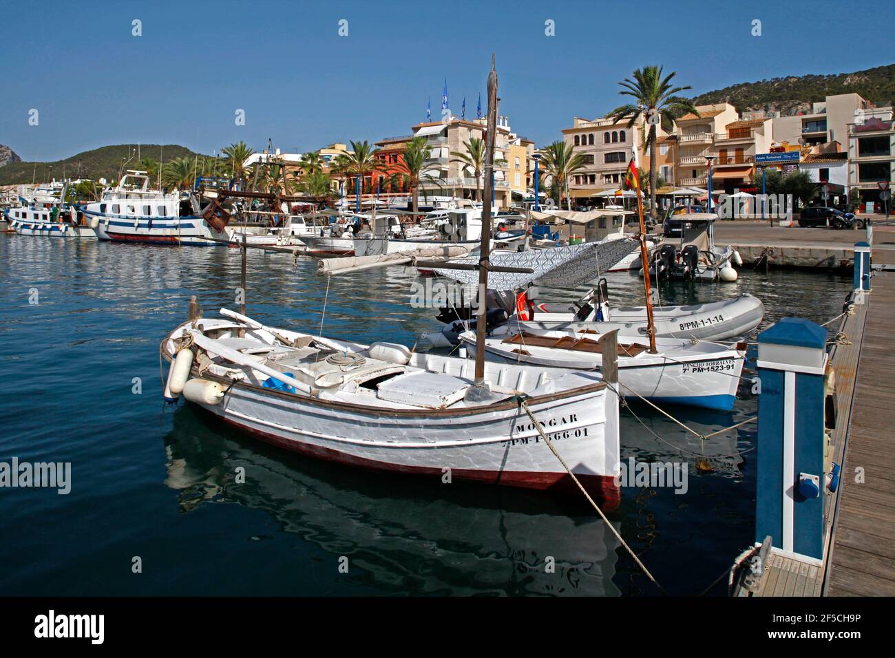 Harbour port andratx mallorca majorca hi-res stock photography and ...