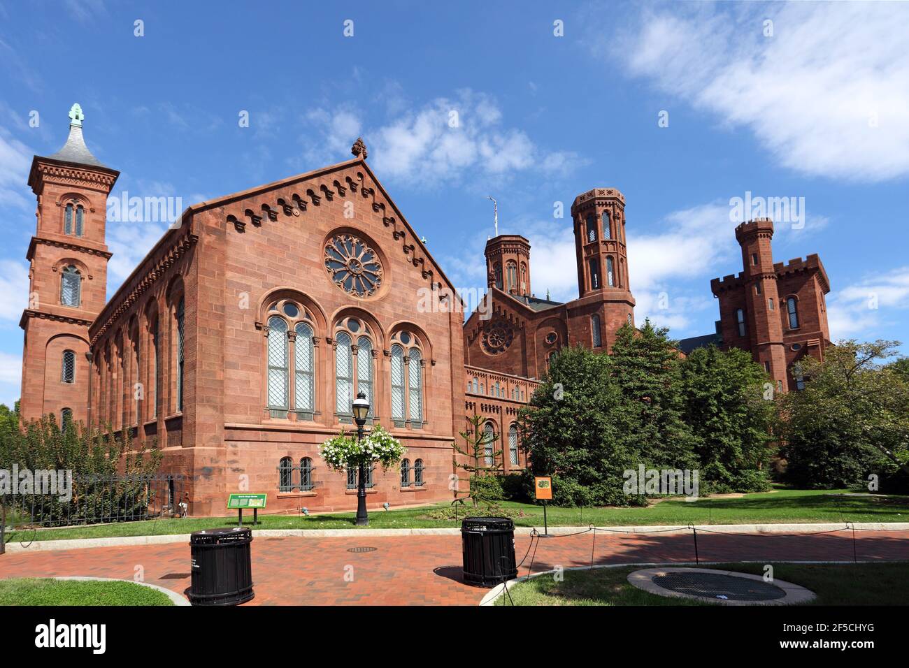 The smithsonian castle hi-res stock photography and images - Alamy