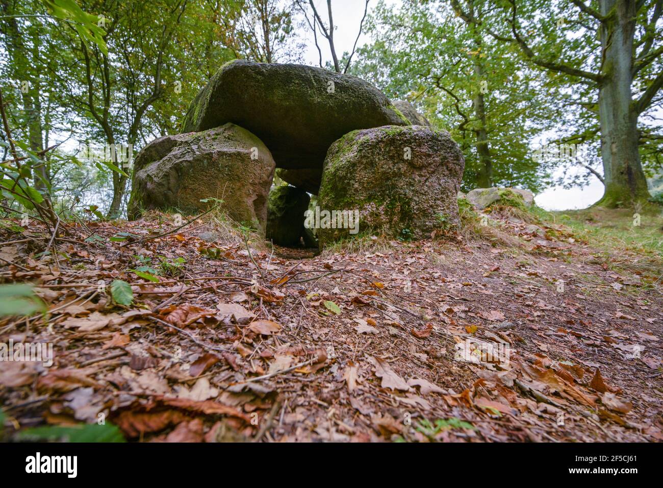 Megalithic prehistoric tomb hi-res stock photography and images - Alamy