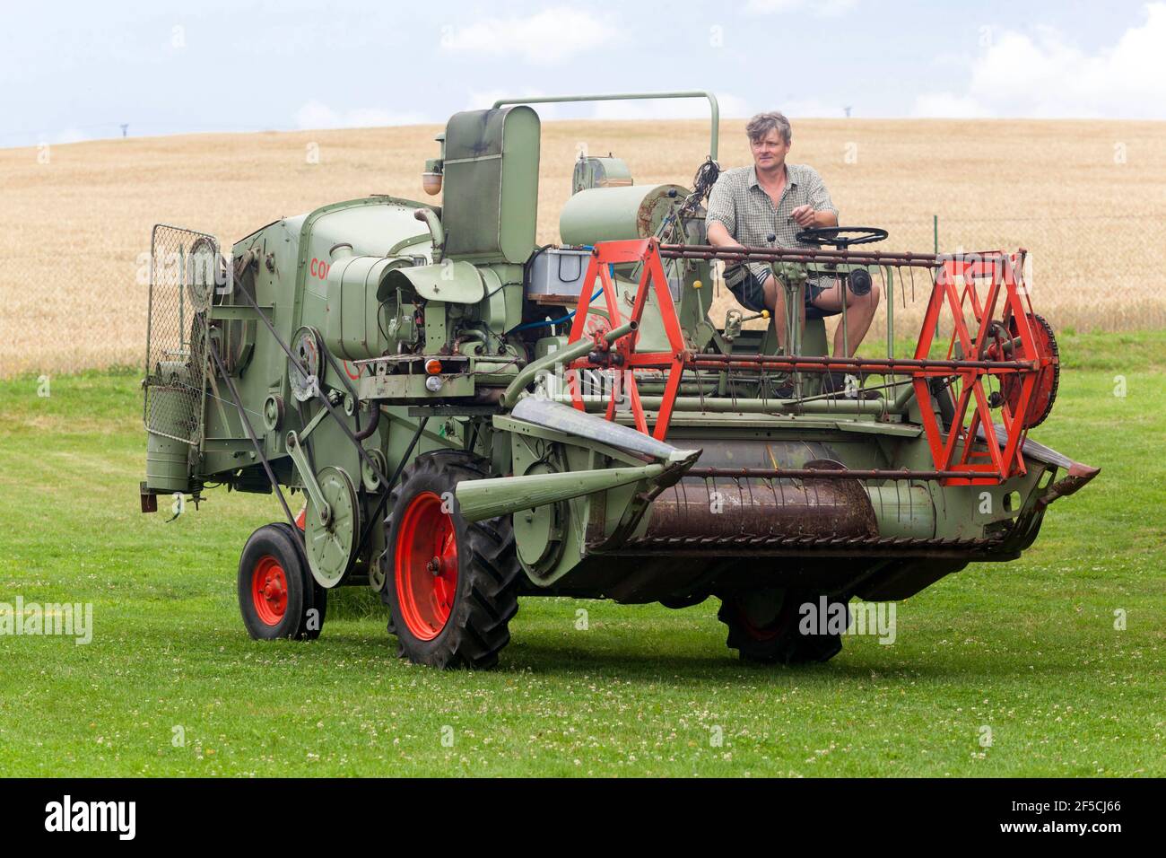 Claas combine harvester hi-res stock photography and images - Alamy