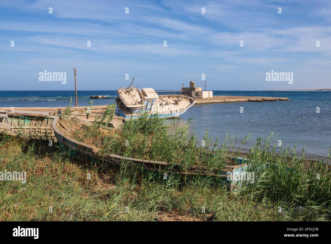 Shipwreck beach wooden ocean hi-res stock photography and images - Alamy