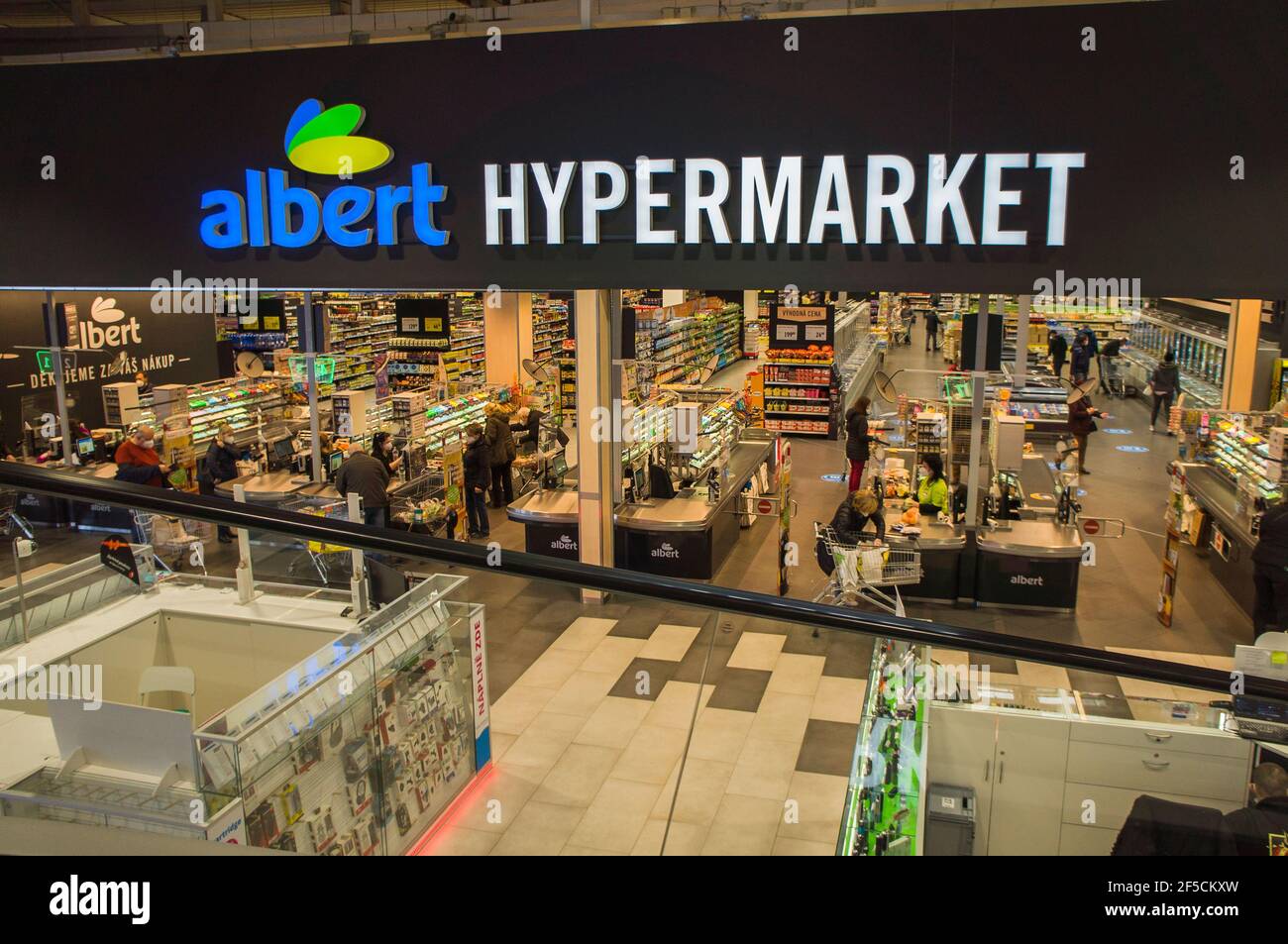 The Albert Hypermarket in shopping zone Pruhonice - Cestlice, Czech ...