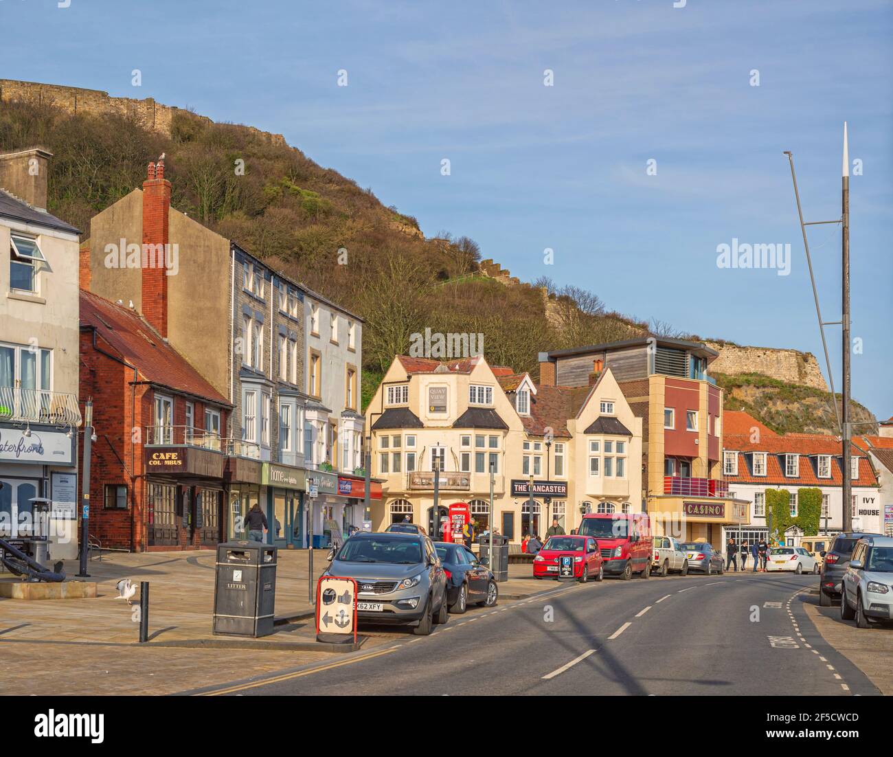 Scarborough seafront signs hi-res stock photography and images - Alamy