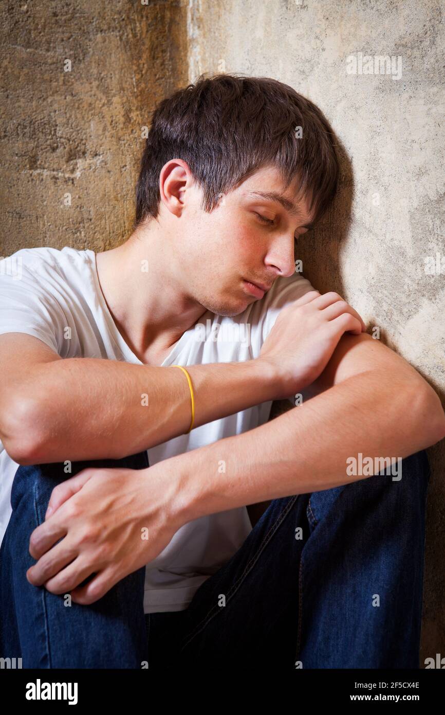 Sleeper wall hi-res stock photography and images - Alamy