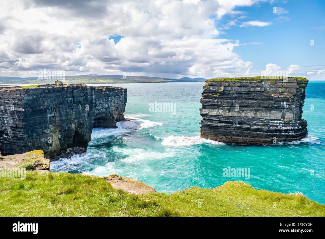 Dun briste sea stack hi-res stock photography and images - Alamy