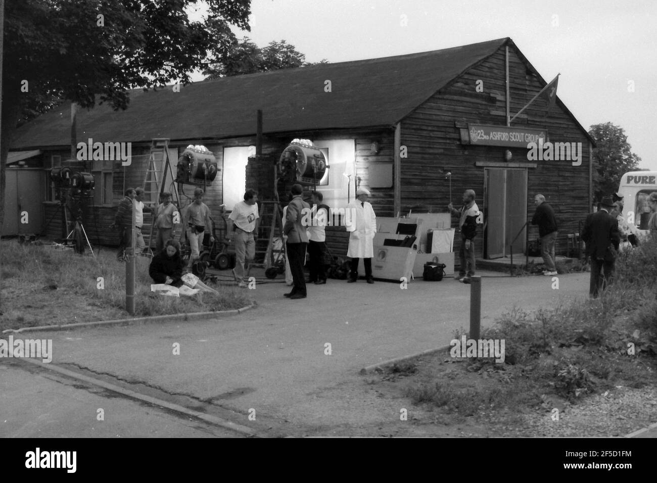 David Jason/Pop Larkin on the set of Darling Buds of May in 1991 Stock ...