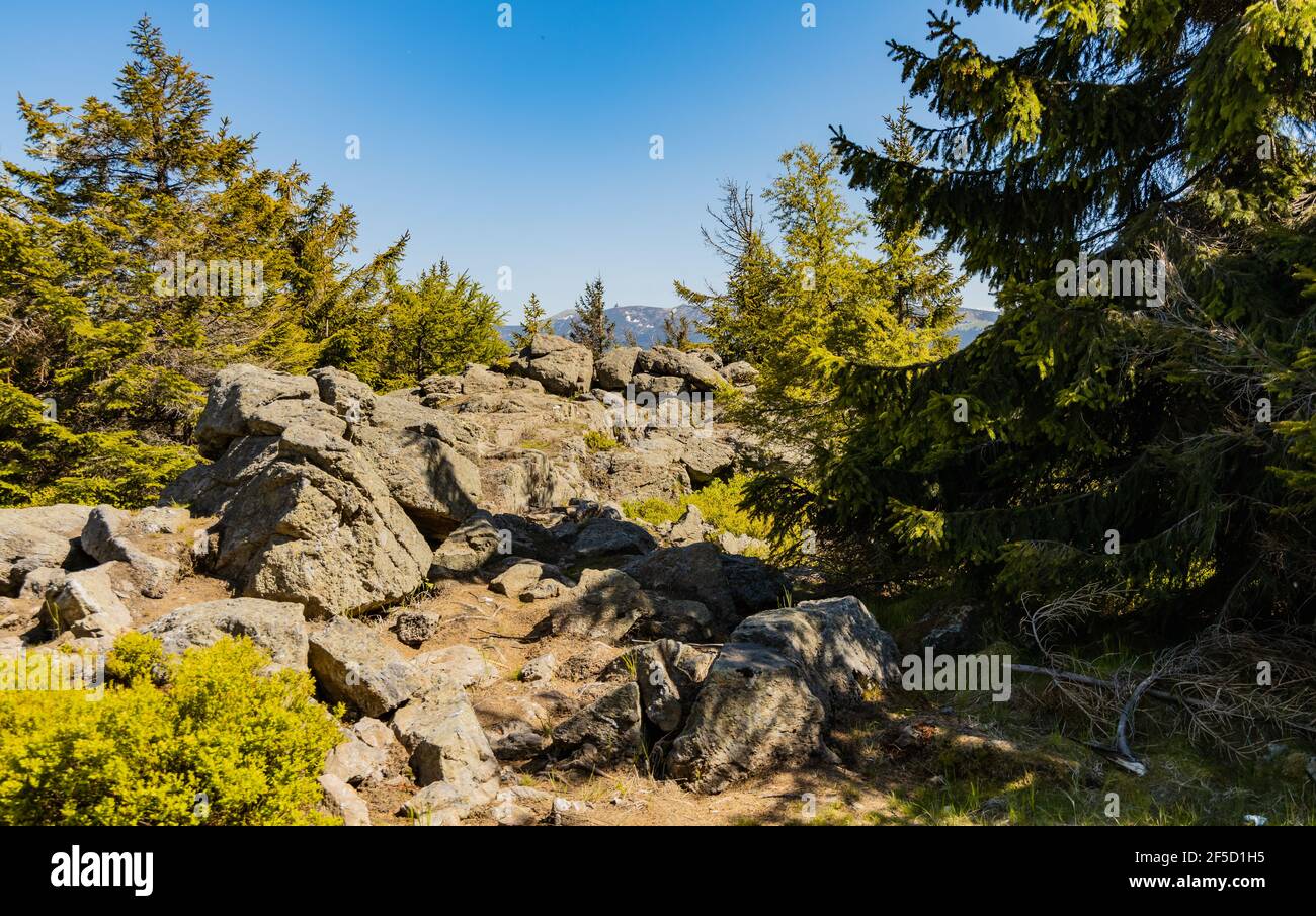 Giant rocks next mountain hi-res stock photography and images - Alamy