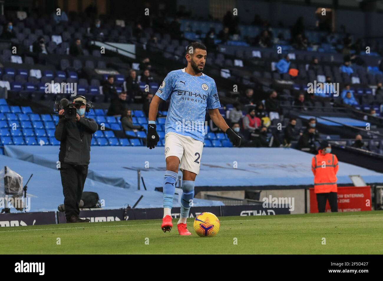 Riyad Mahrez #26 of Manchester City Stock Photo - Alamy