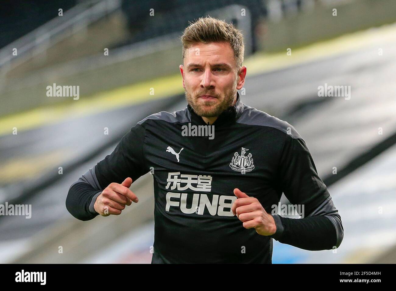 Paul Dummett #3 of Newcastle United during the pre-game warmup Stock ...
