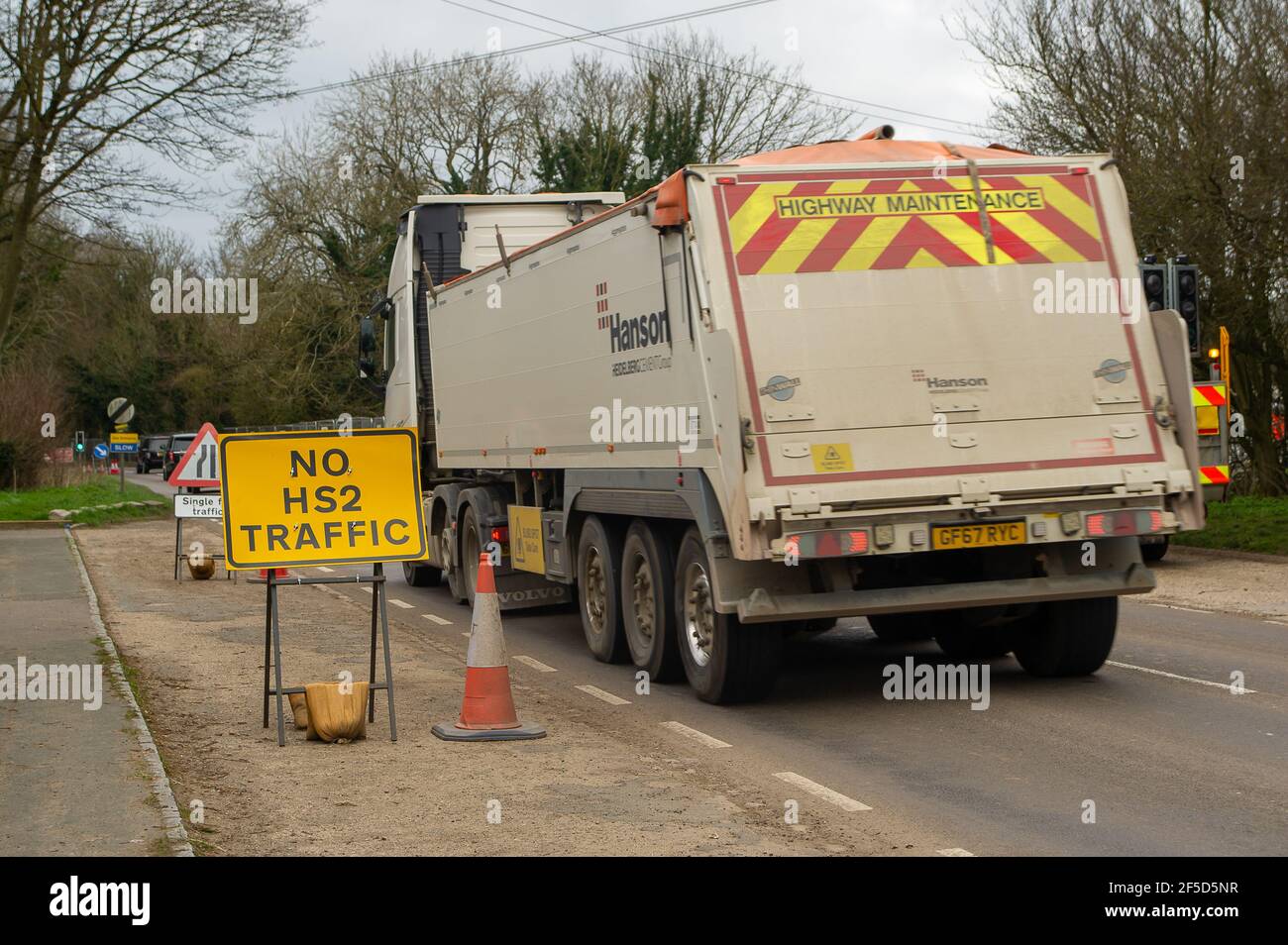 Aylesbury Vale, Buckinghamshire, UK. 24th March, 2021. An Hanson HGV ...