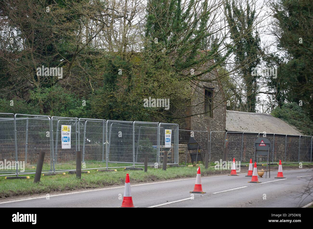 Hs2 tactics hi-res stock photography and images - Alamy