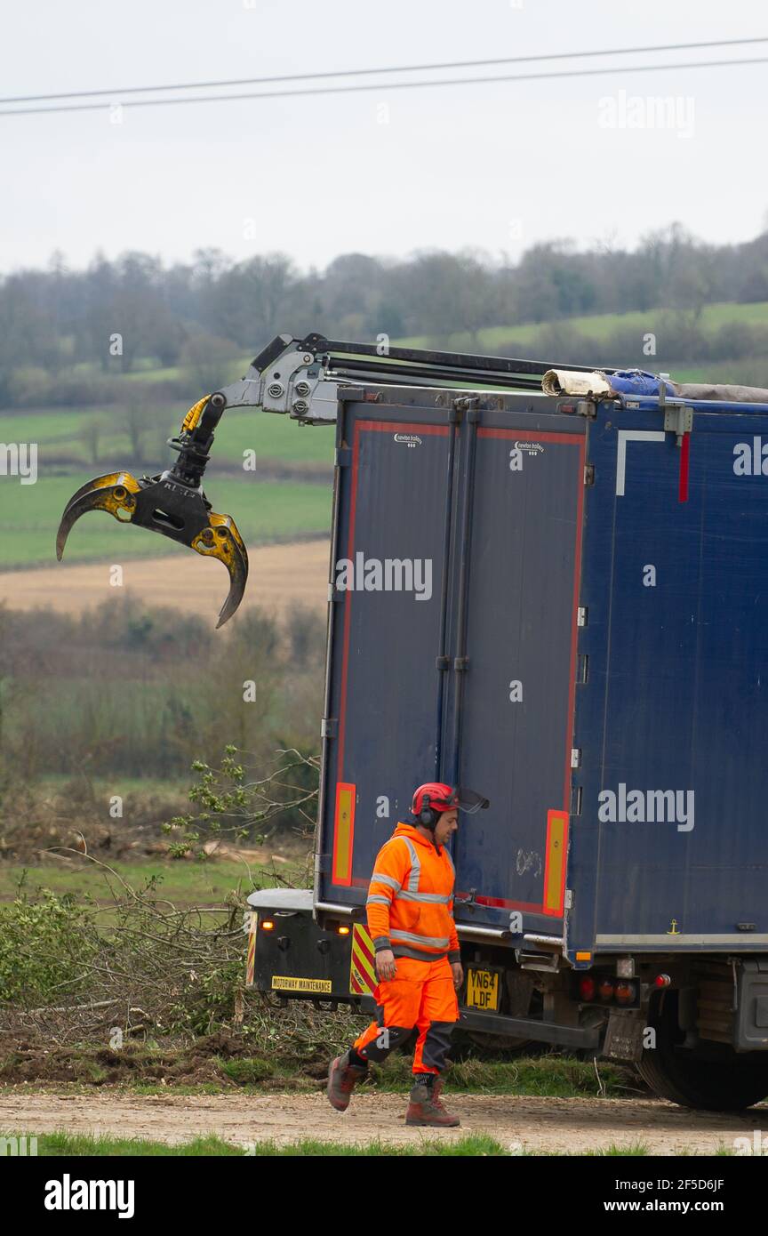 Aylesbury Vale, Buckinghamshire, UK. 24th March, 2021. HS2 have ...