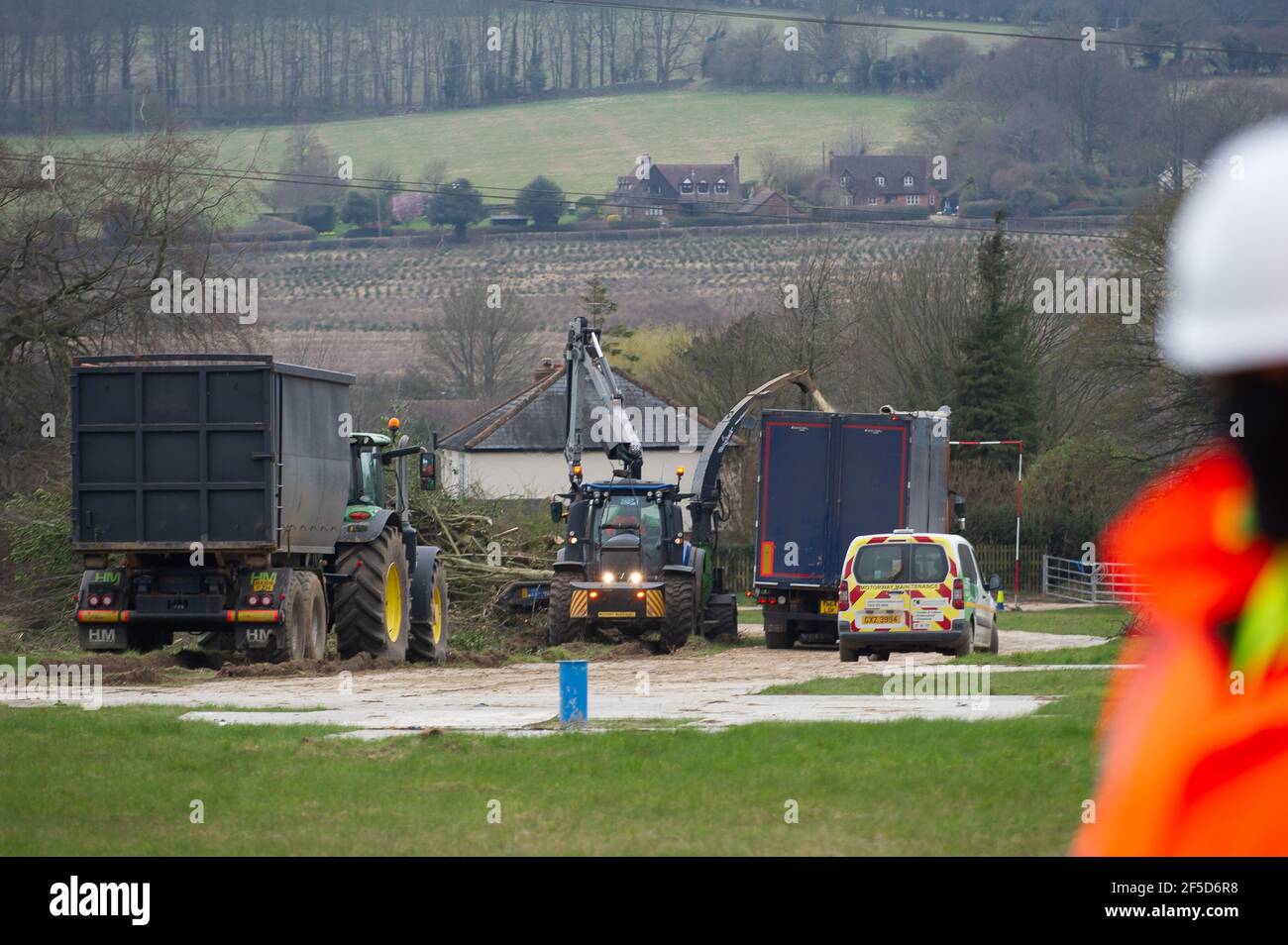 Aylesbury Vale, Buckinghamshire, UK. 24th March, 2021. HS2 have ...