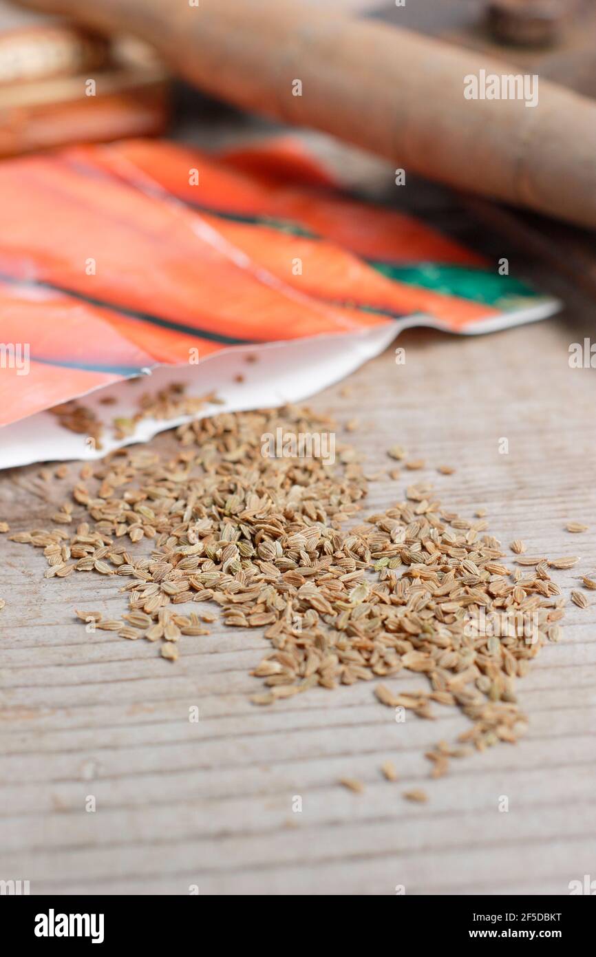 Carrot seed packet hi-res stock photography and images - Alamy