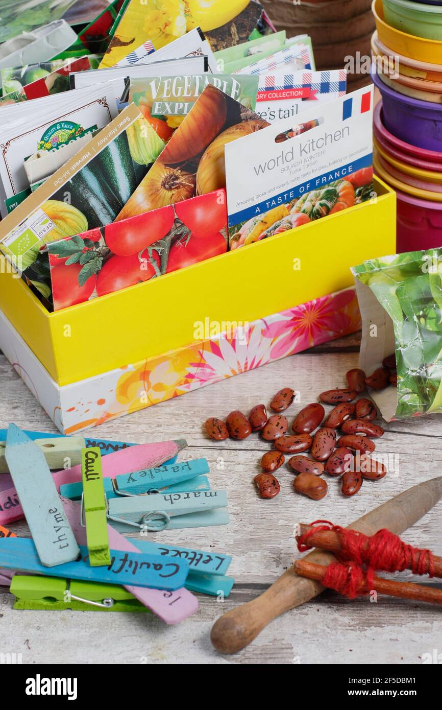 Packets of seed spring uk garden hi-res stock photography and images - Alamy