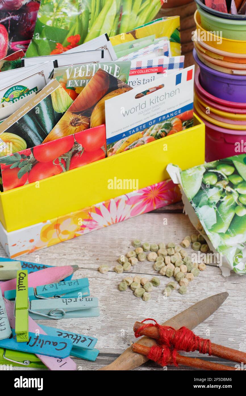 Seed packets box hi-res stock photography and images - Alamy