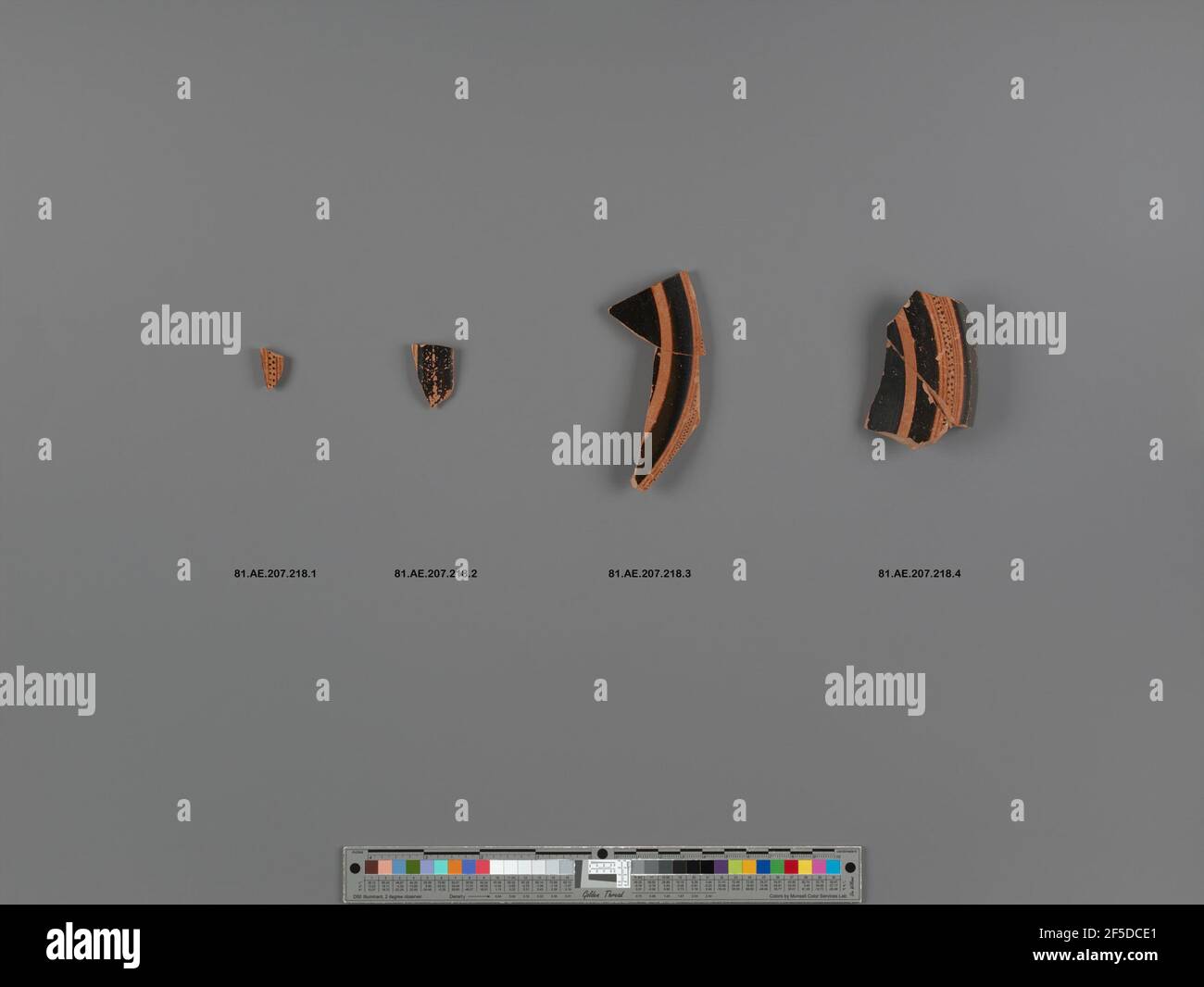 Fragments ancient ceramic plate hi-res stock photography and images - Alamy