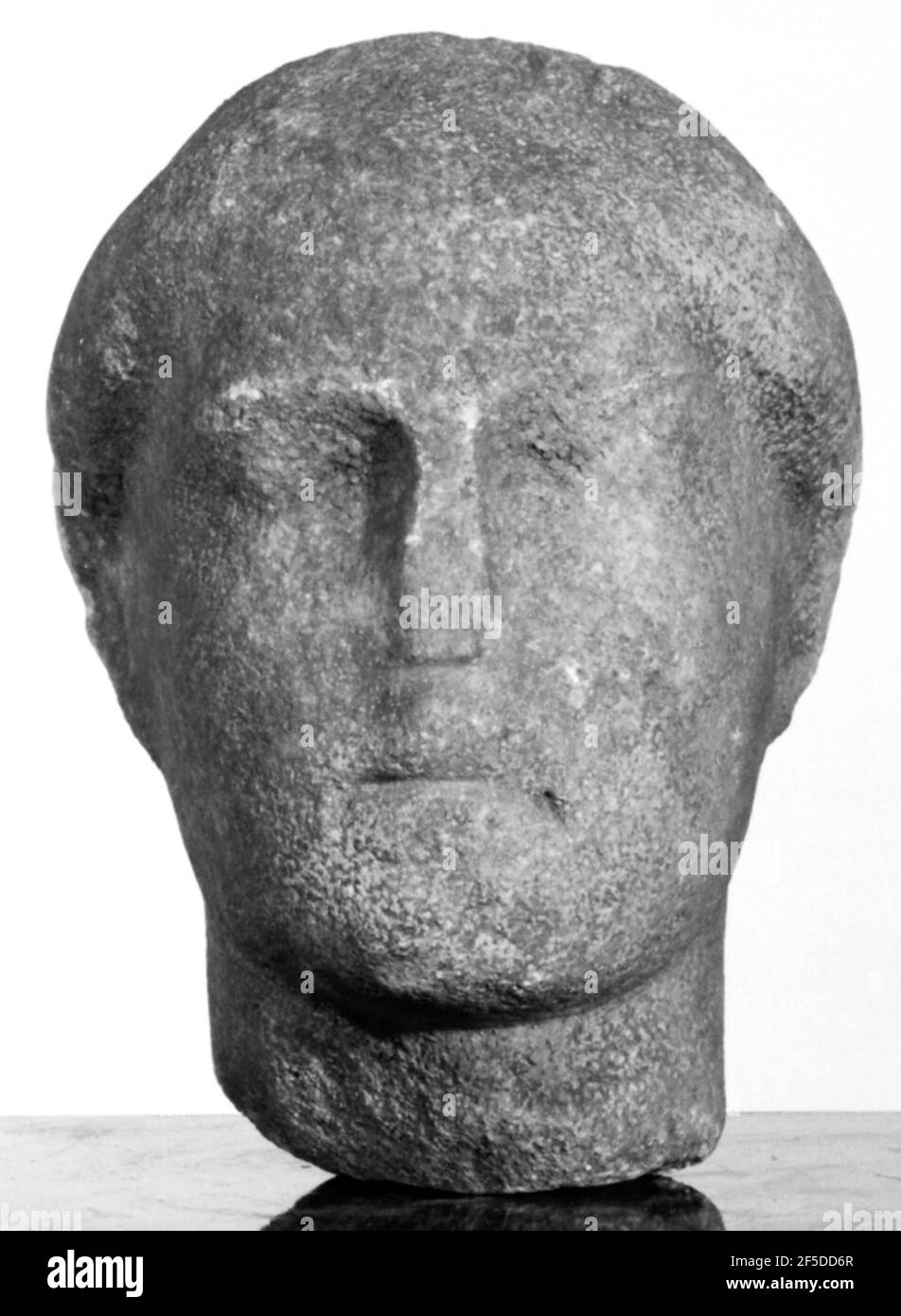 Head sculpture from statue hi-res stock photography and images - Alamy