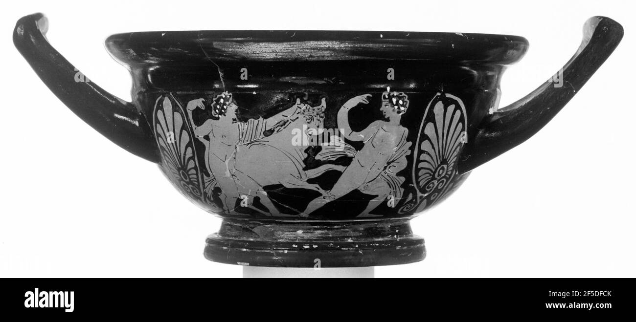 Attic Red-Figure Stemless Kylix. Attributed to Q Painter (Greek (Attic ...