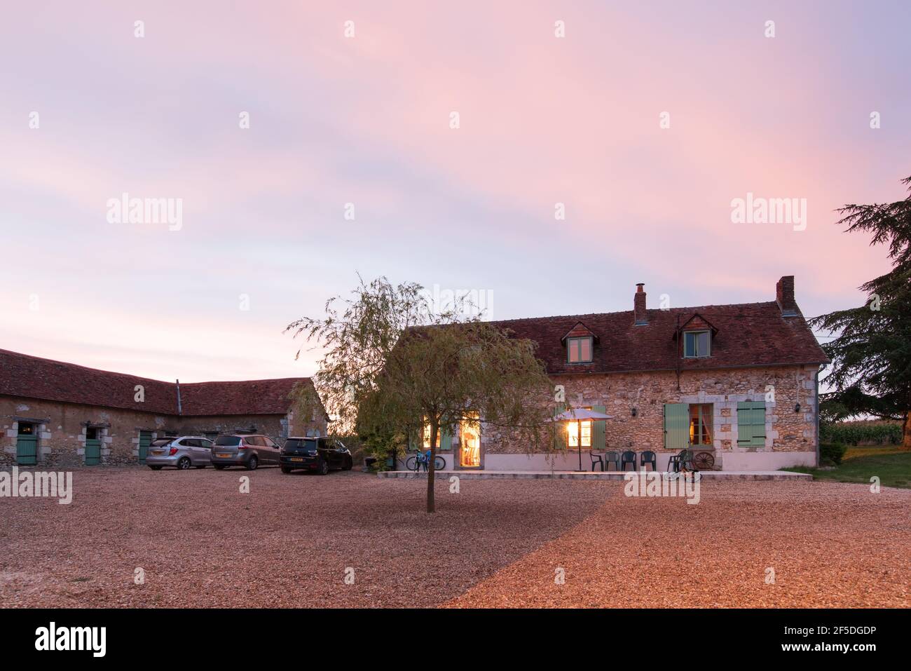 French farmhouse hi-res stock photography and images - Alamy