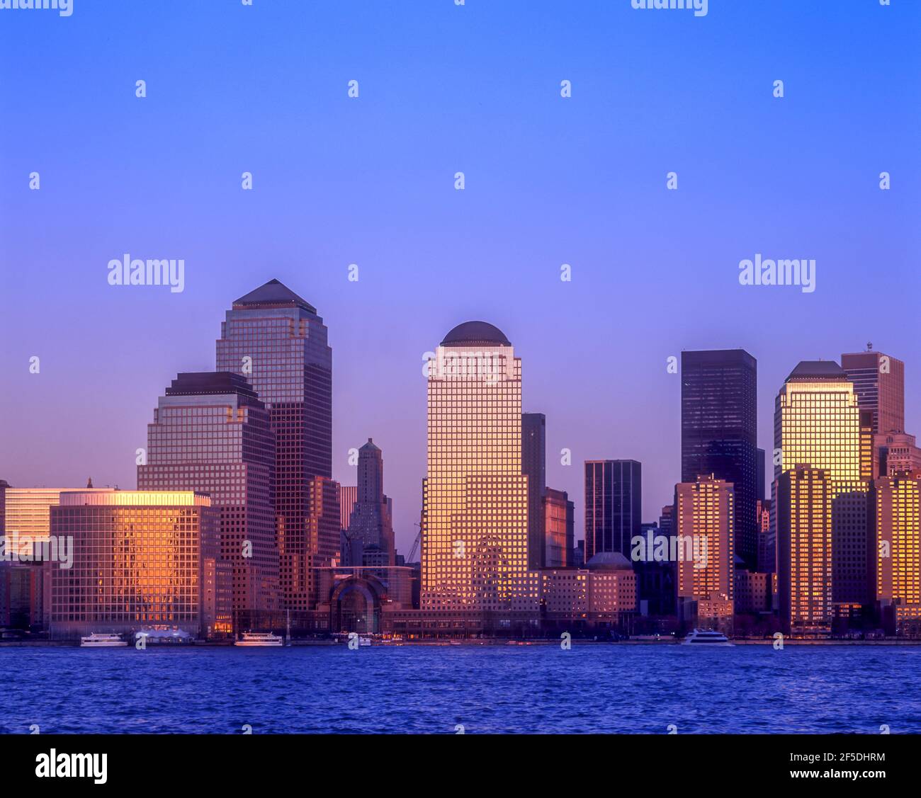 2002 HISTORICAL DOWNTOWN SKYLINE MANHATTAN NEW YORK CITY USA Stock ...