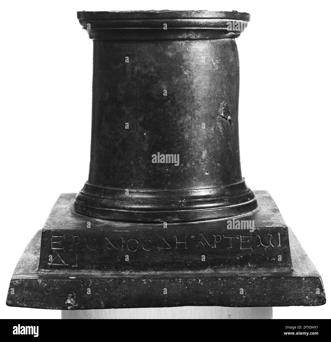 Artistic pedestal hi-res stock photography and images - Alamy