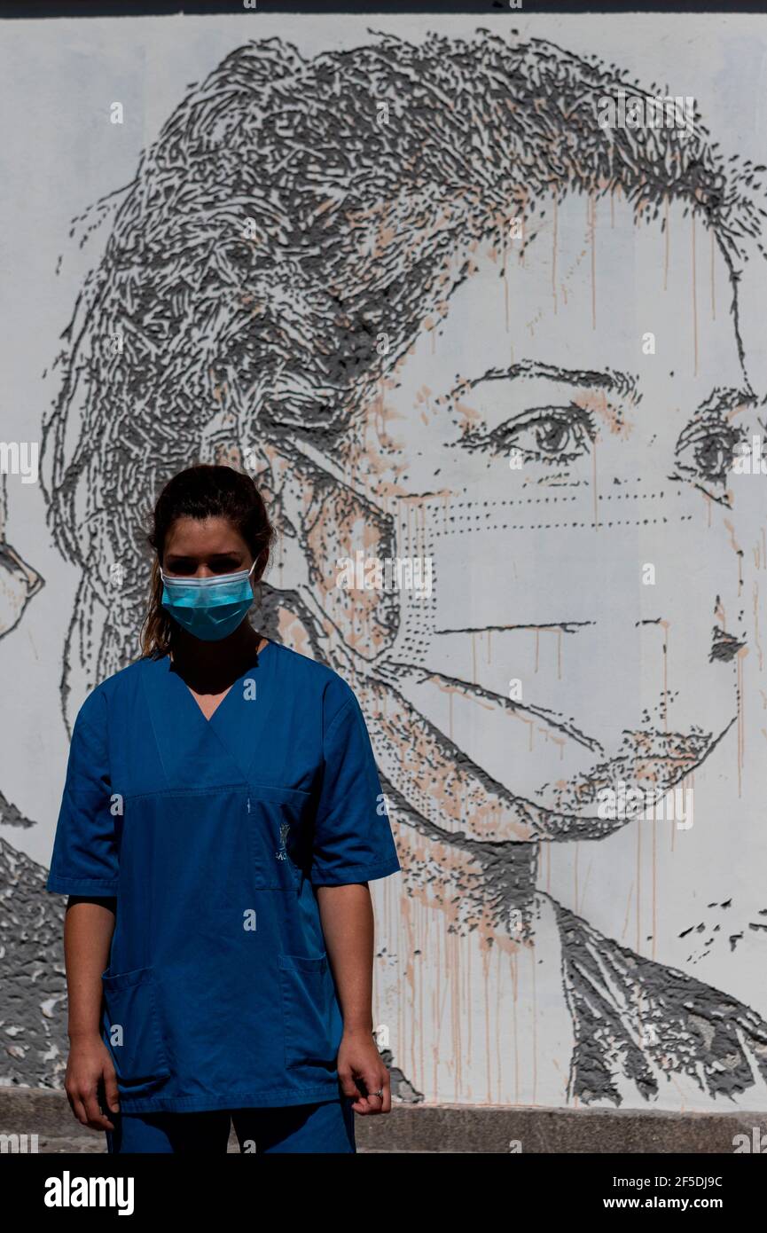 Nurses murals hi-res stock photography and images - Alamy