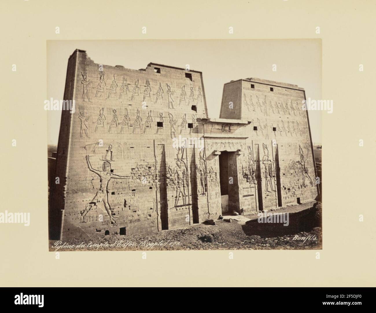 Pylone du temple hi-res stock photography and images - Alamy