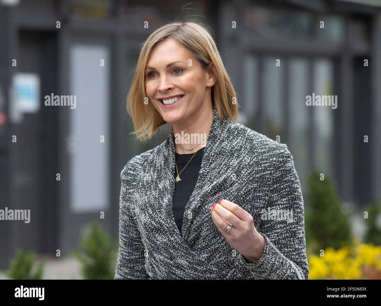 Smooth radio presenter hi-res stock photography and images - Alamy