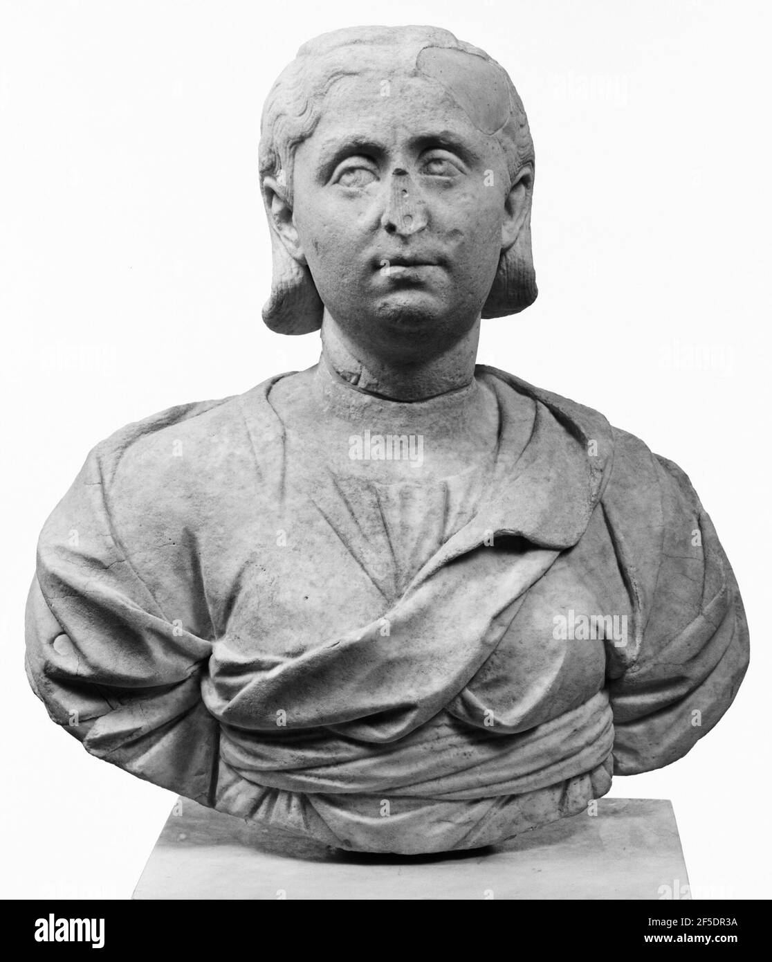 Female portrait bust hi-res stock photography and images - Alamy