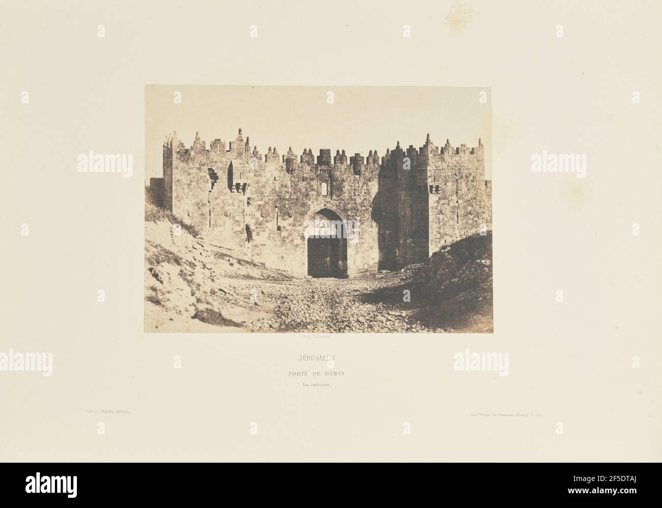 Porte damas hi-res stock photography and images - Alamy