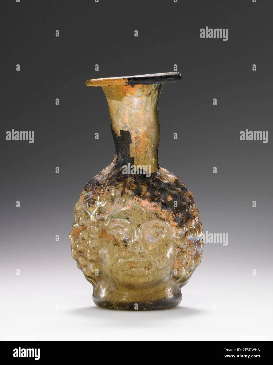 Head flask hi-res stock photography and images - Alamy