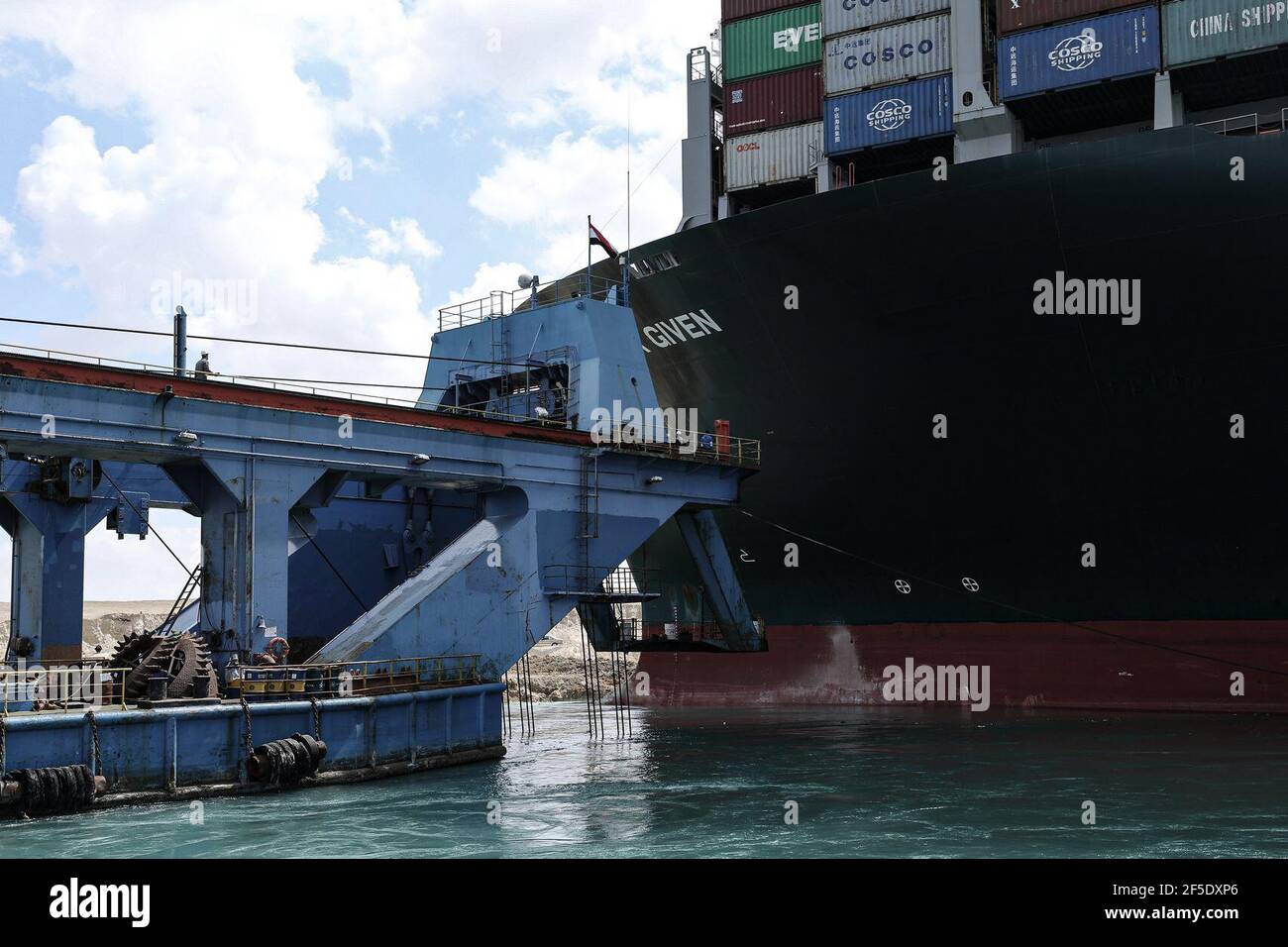 Suez canal evergreen stuck hi-res stock photography and images - Alamy