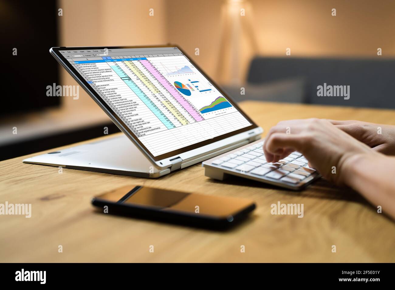 Laptop analysis hi-res stock photography and images - Alamy