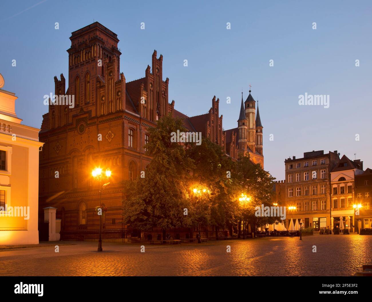 Central post office at Market square in Torun. Poland Stock Photo - Alamy