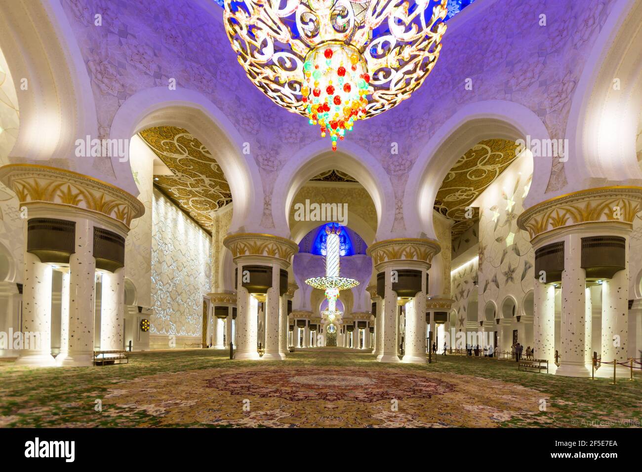 Interior of the Sheikh Zayed Mosque in the United Arab Emirates Stock ...