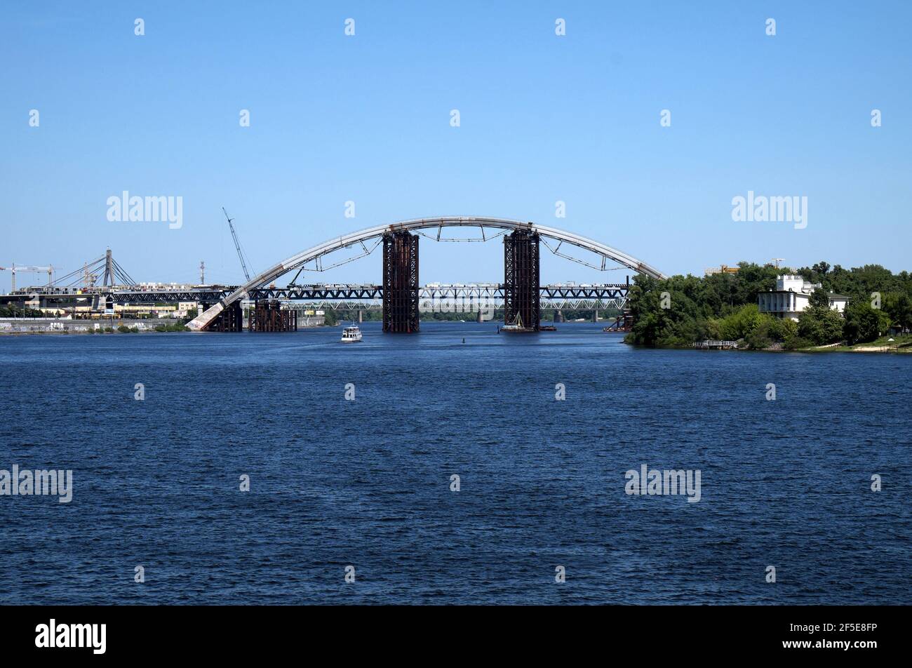 Construction of a bridge over the River Dnieper, Kiev, Ukraine Stock ...