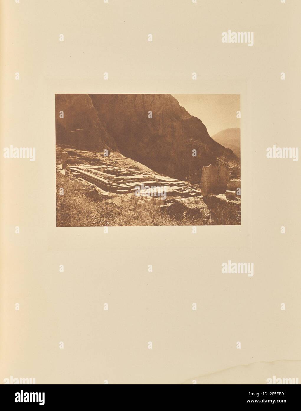 Delphes temple hi-res stock photography and images - Alamy