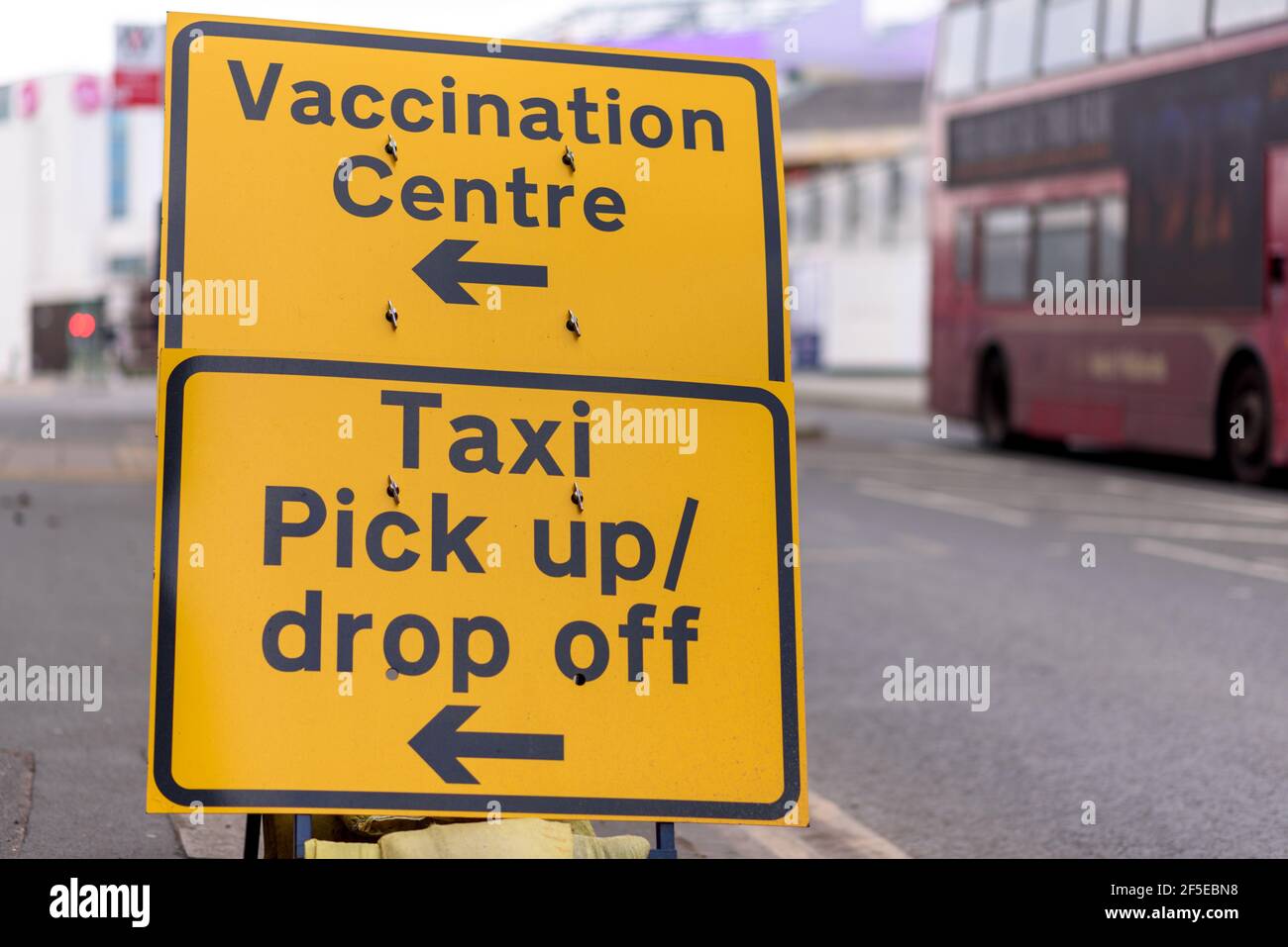 Temporary road signs hi-res stock photography and images - Alamy