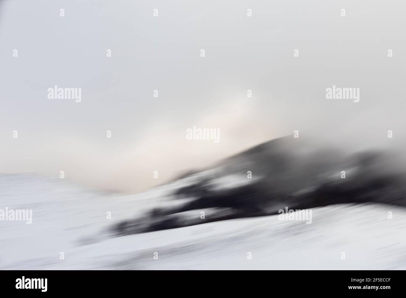 Panning for blurred effect hi-res stock photography and images - Alamy