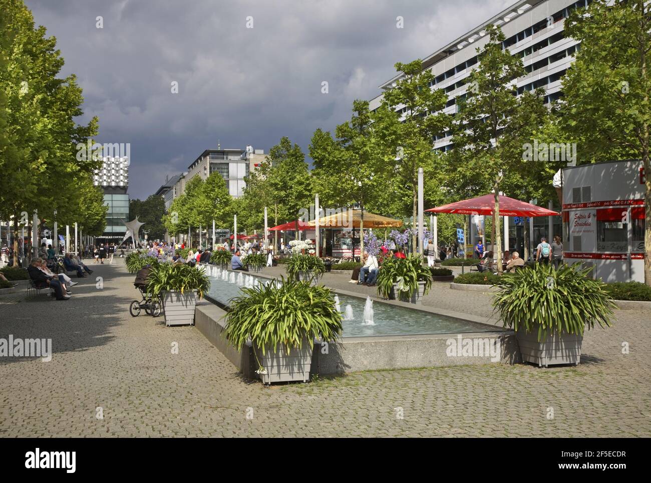 Prager street hi-res stock photography and images - Alamy