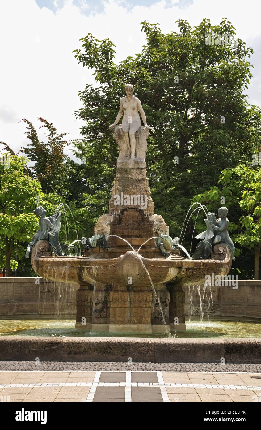 Fairy tale fountain in frankfurt hi-res stock photography and images ...