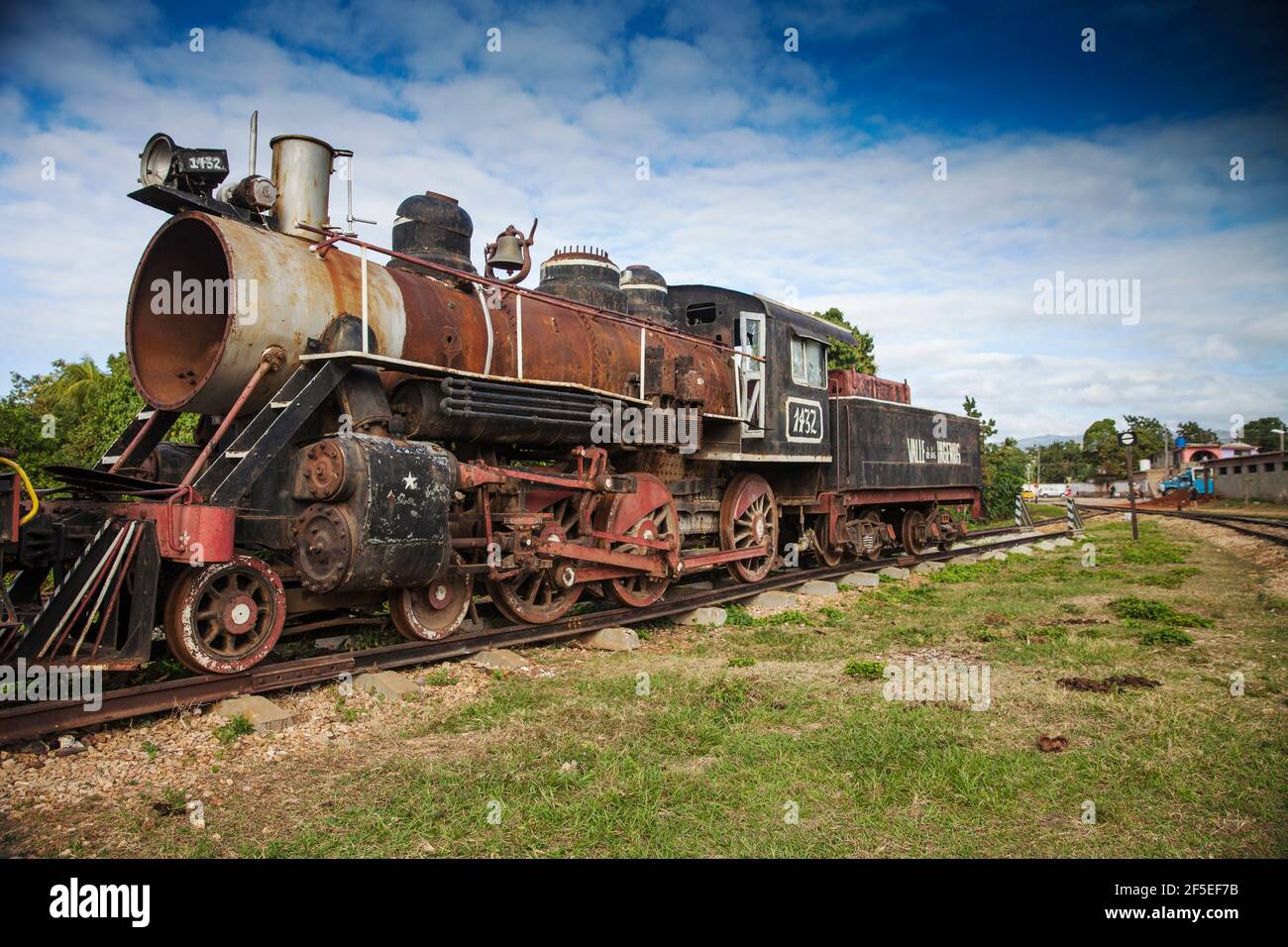 Cuban railway line hi-res stock photography and images - Alamy