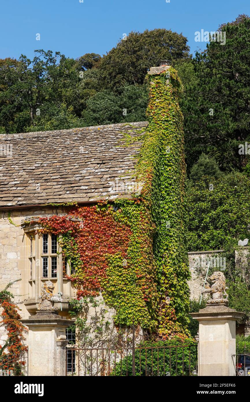 Protruding Medieval-style Oriel window at the 1730s Georgian Iford ...