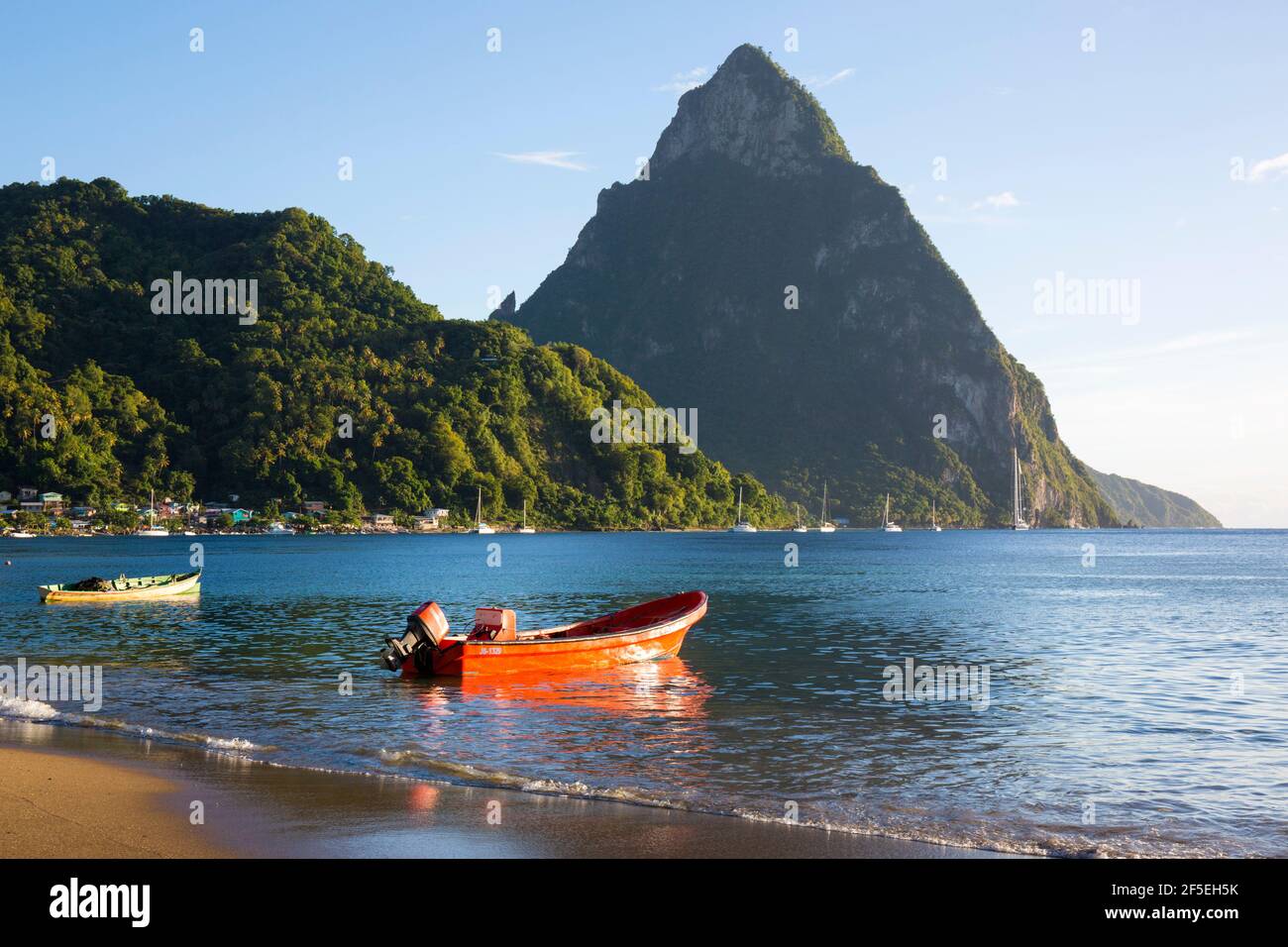 Pitons mountains in st lucia hi-res stock photography and images - Alamy