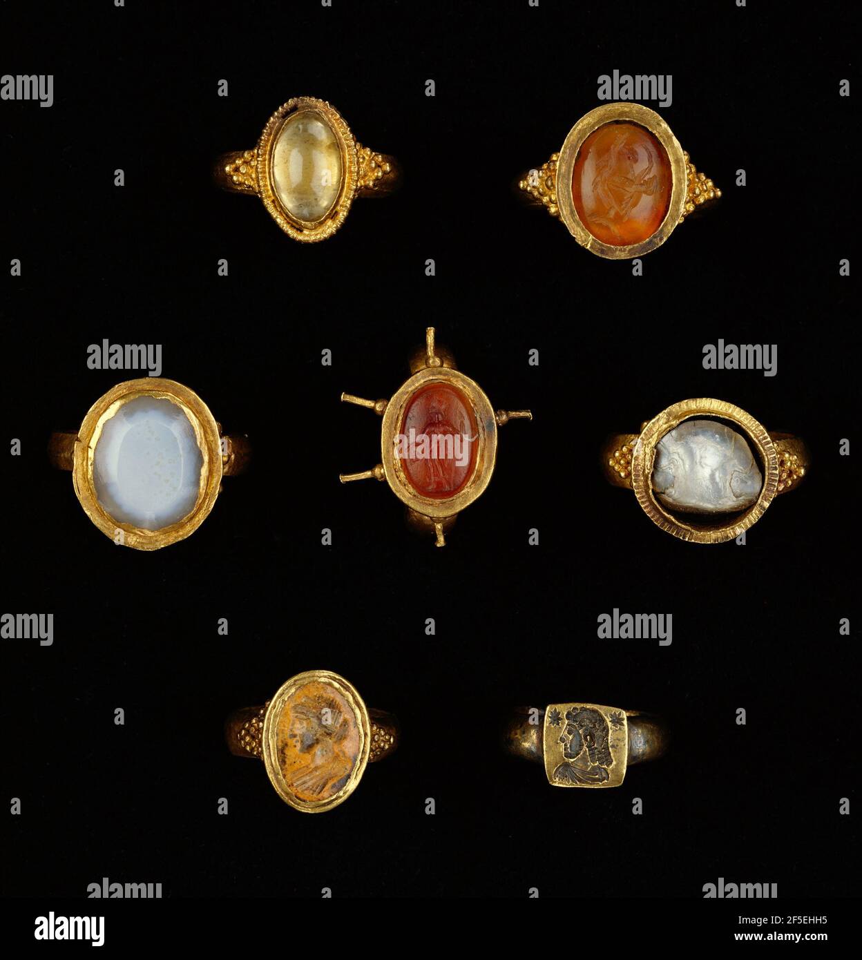 Seven Rings. Unknown Stock Photo - Alamy